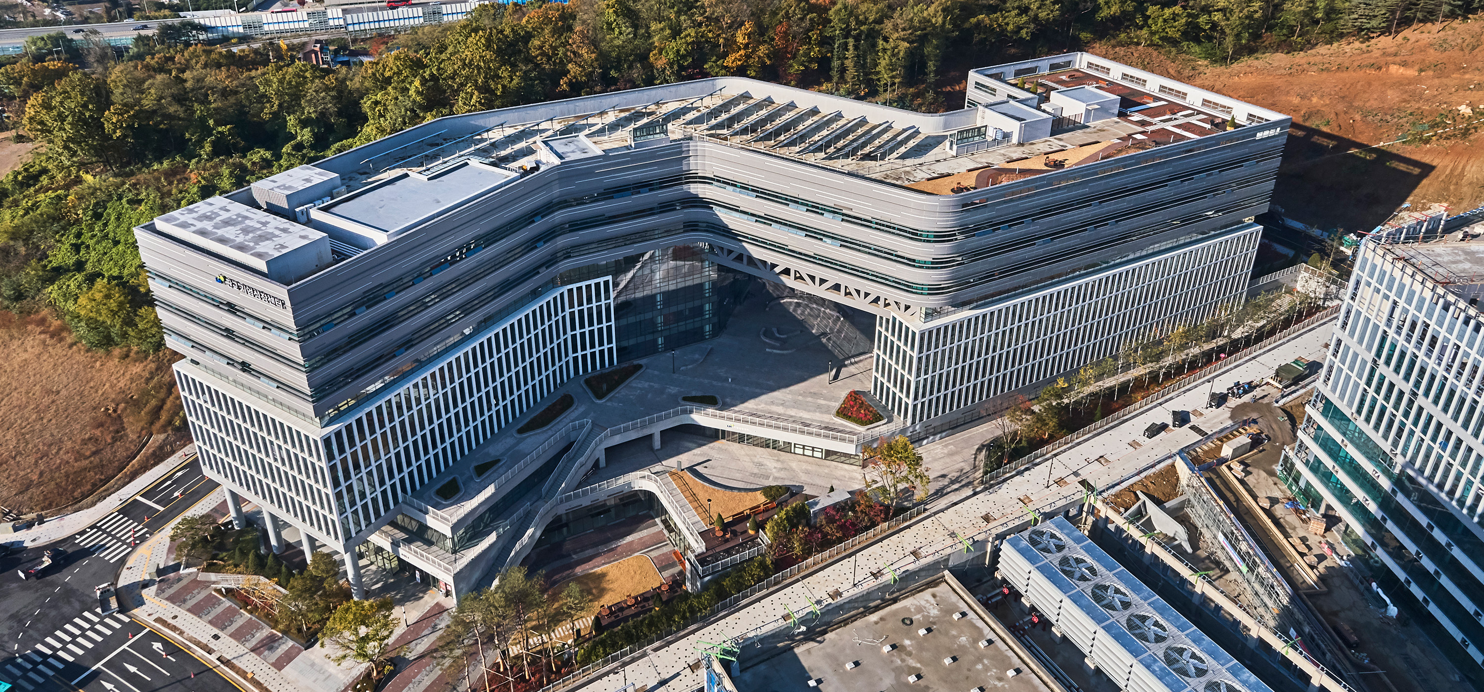 LH 판교 제2테크노밸리 기업성장센터 | PROJECT | HAEAHN Architecture